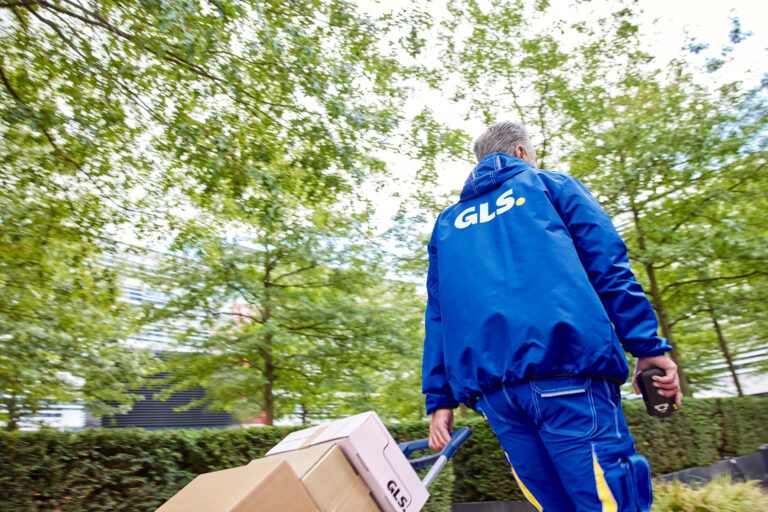 GLS Austria sichert US-Versand trotz neuer Zollregeln - Wochenzeitung ...